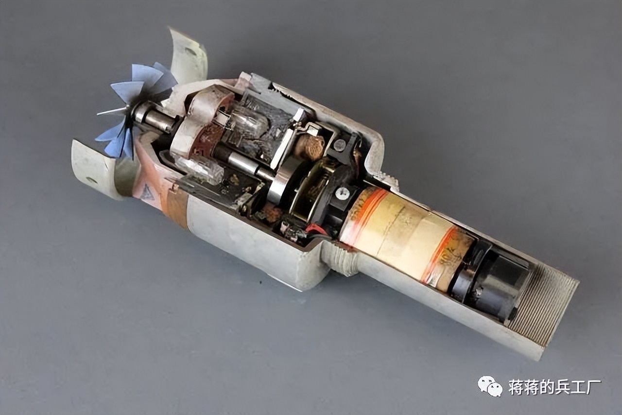 Ukraine destroys the new Russian radio jammer, which looks like a tent ...