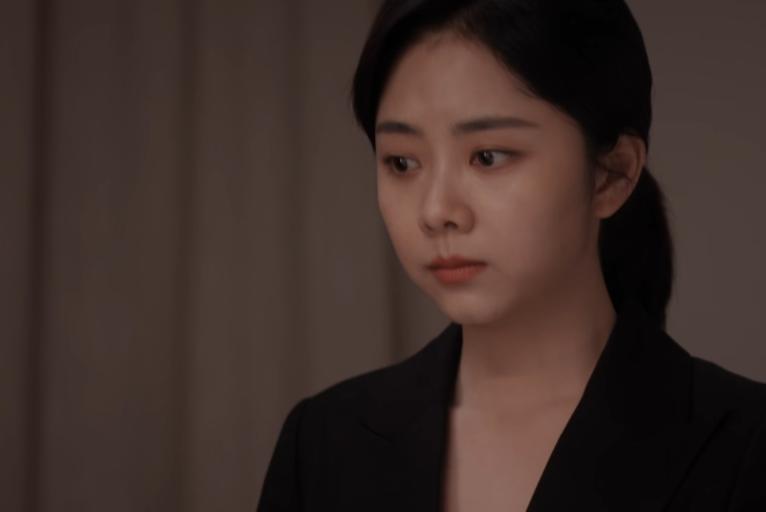 Height of the actresses walking towards the wind: Zhou Qiqi is 171cm ...