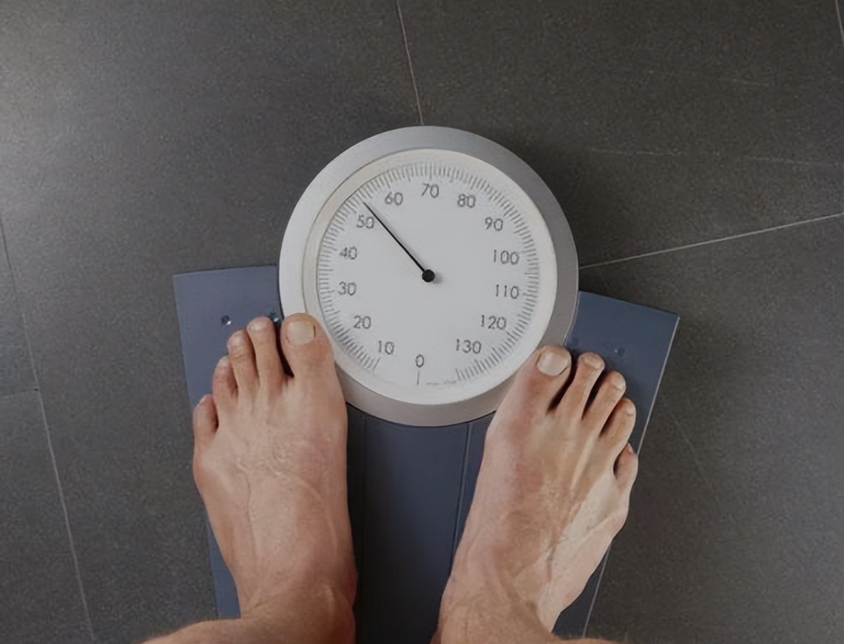 Men's "152-188cm standard weight comparison table" released, under self ...