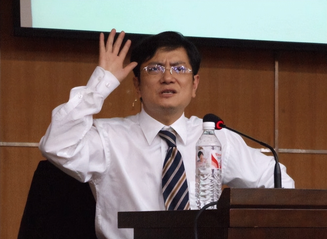 Professor Zheng Qiang: Those expatriate workers should be brought back ...