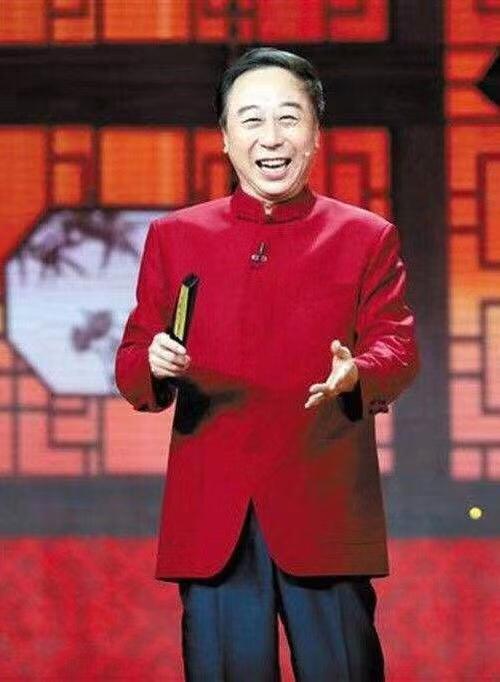 Feng Gong's incarnation as a waiter was provoked and praised for his ...