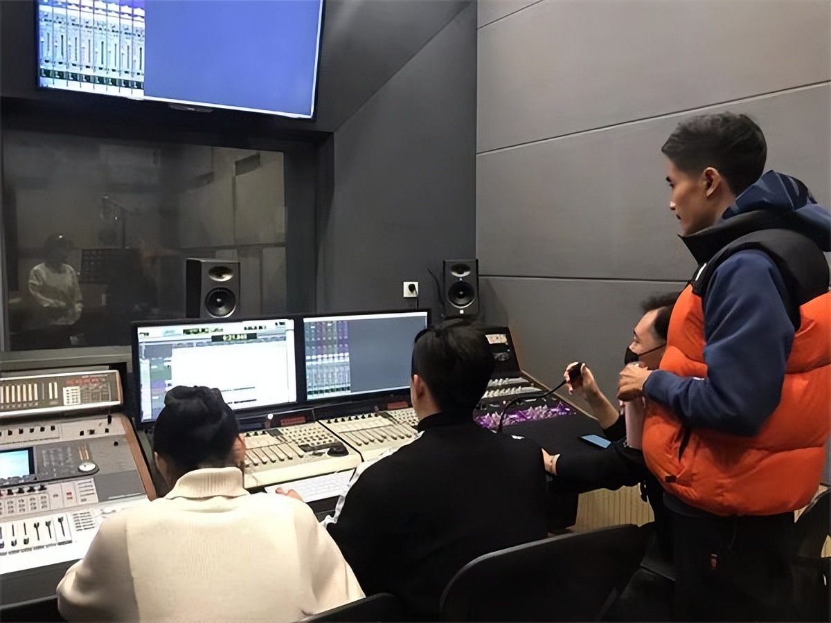 Chen Jia served as the sound design music director and sang the theme ...
