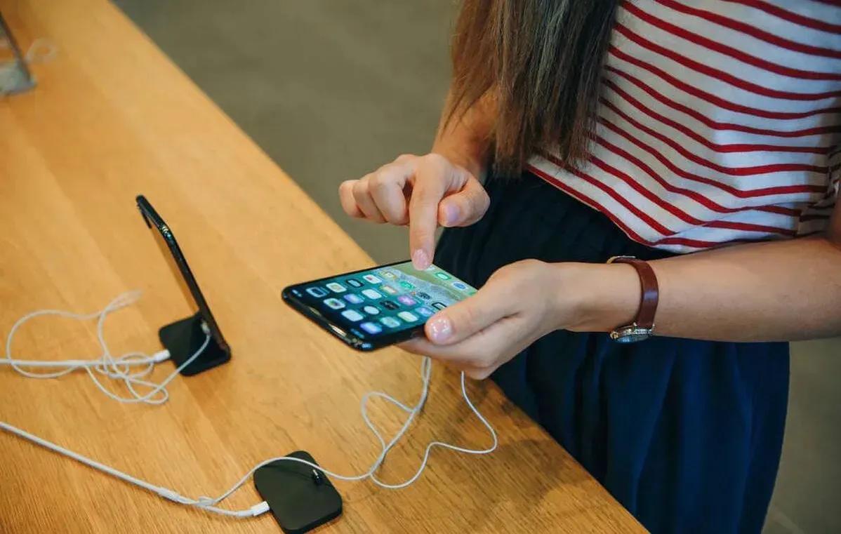 Meet Apple 14: Never regret choosing iPhone 11, never go back to ...