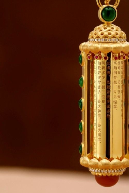 It is enough to find her to design jewelry for a lifetime!Dialogue with ...