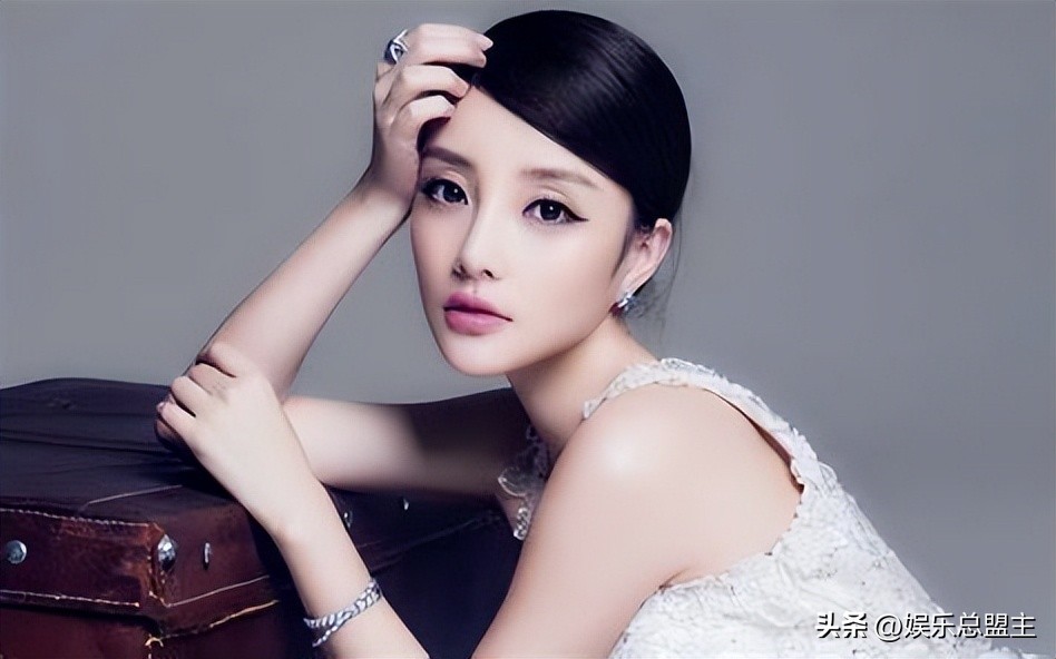 Li Xiaolu's debut?The first performance is very stressful!Wearing heavy ...