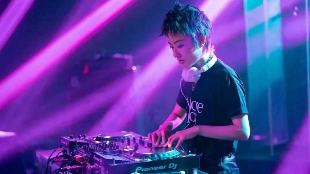 Singer Zeng Yike, did this car overturn?3 hours performance, half an ...