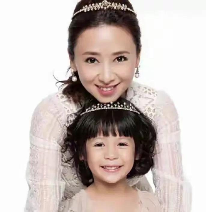 Weng Hong's daughter won the second generation of the most beautiful ...