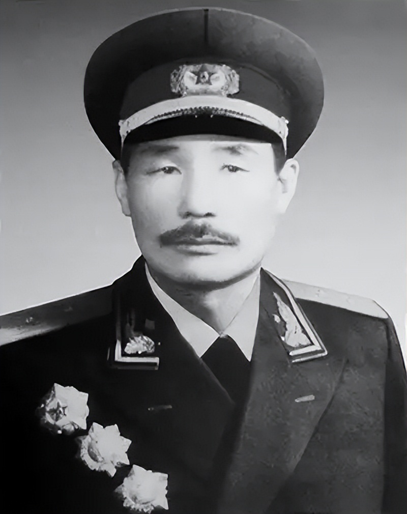 In 1988, Sun Yi won the first-class Red Star Meritorious Medal. Yu ...
