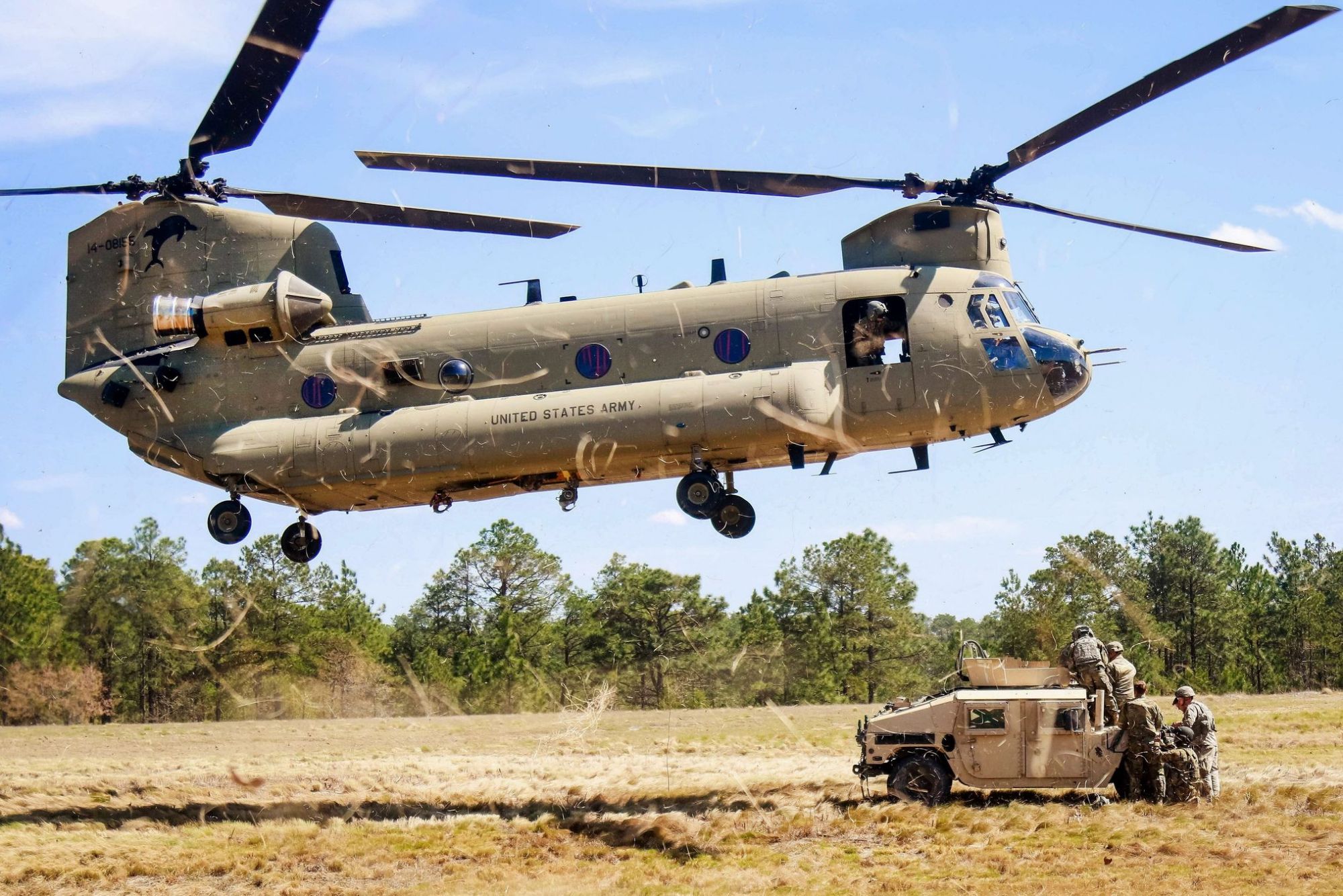 The famous Chinook transport aircraft has been parked in China for 49 ...