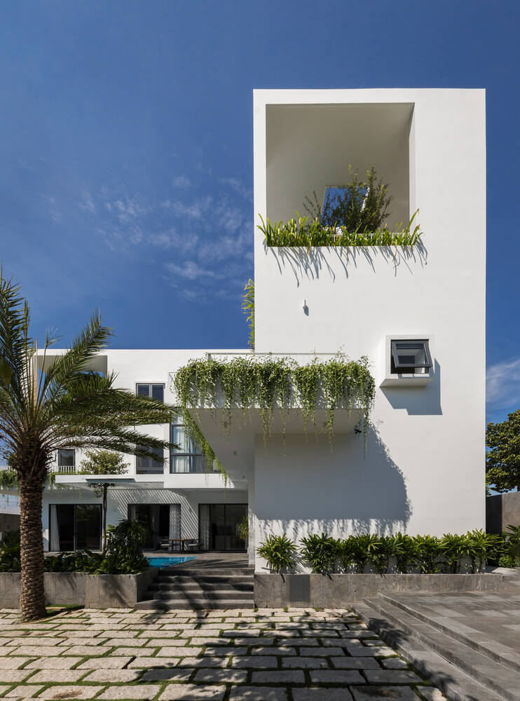 The villa is built with the old homestead, surrounded by the outer ...