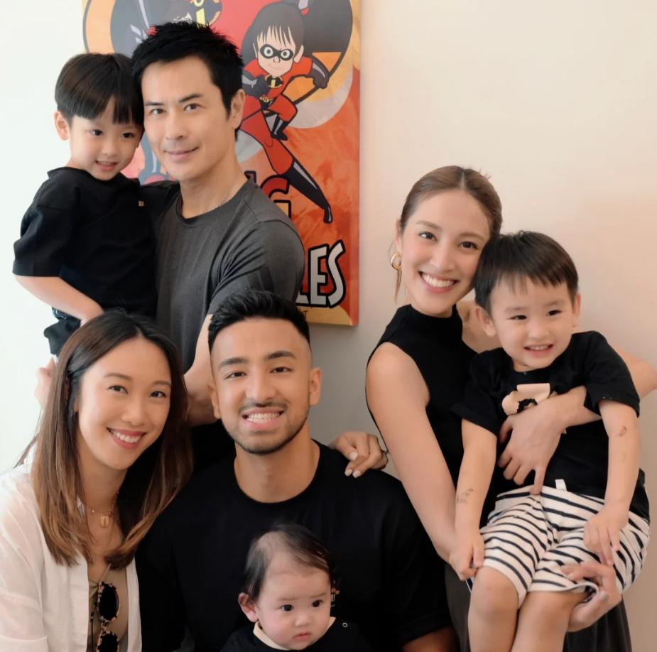 Chen Kailin's younger brother visits her nephew, the family of seven is ...