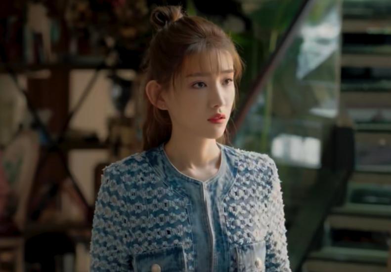 After the performance of "Si Teng" and "Meng Hua Lu", Li Muchen changed ...