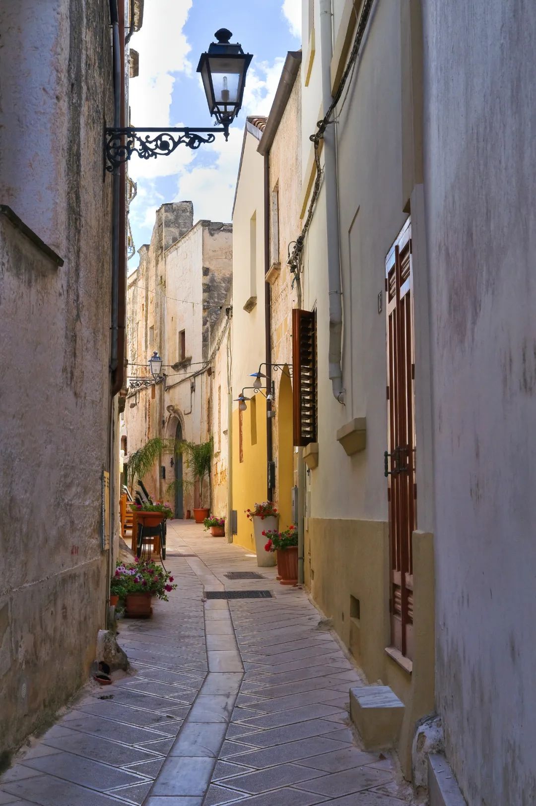 Where is the place that gave you 30,000 euros to settle in? - iNEWS