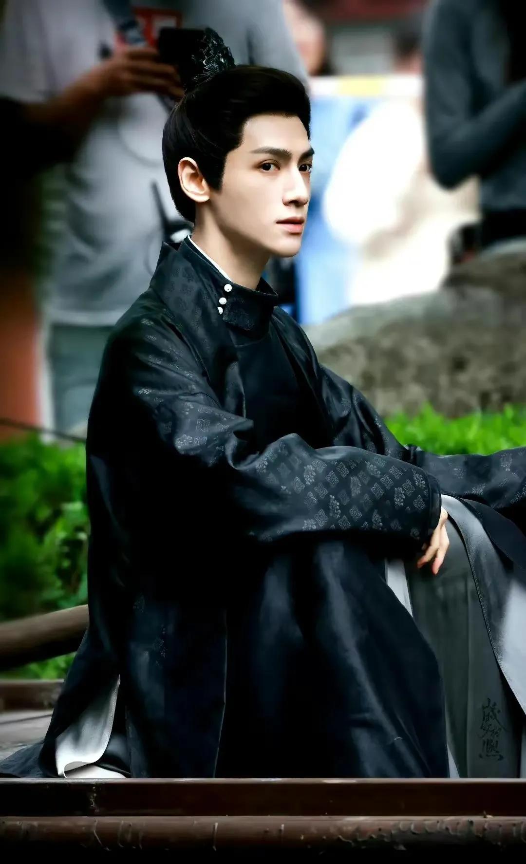 The appearance of Luo Yunxi's new drama is much better than that of Tantai Jin, is there any ...