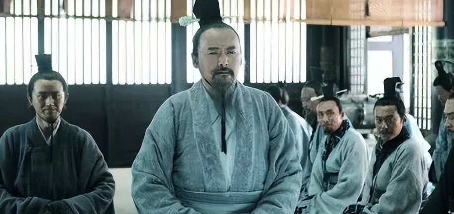 What is the difference between "Master" and "Master"?Don't be foolish ...