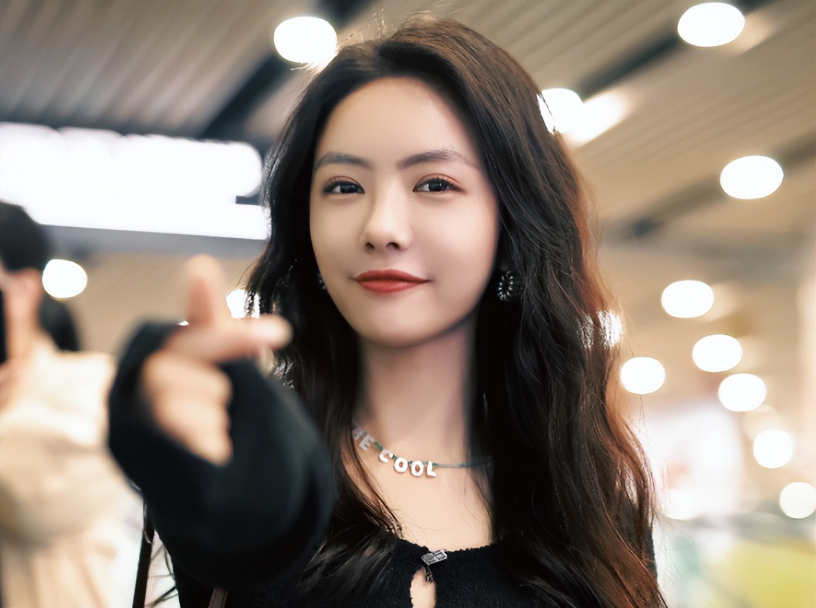 Cai Wenjing is not quiet! Waiting for the check-in is too boring ...