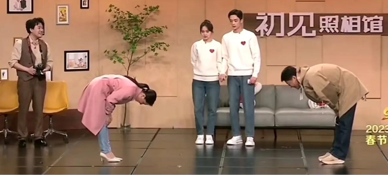 Embarrassing sketches in the Spring Festival Gala, five shows, three ...