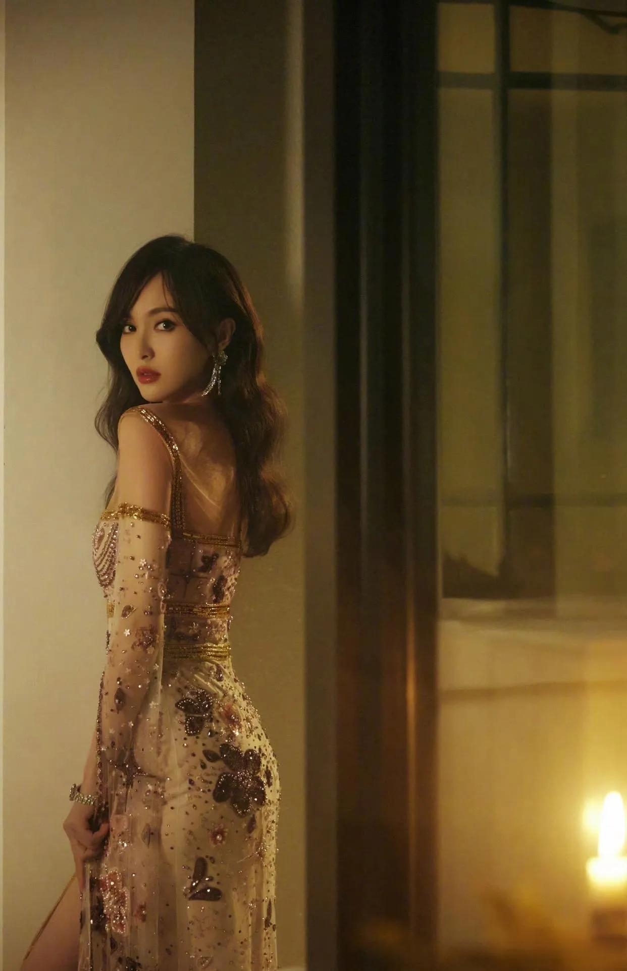 Sexy beauty Tang Yan, strong femininity - iMedia