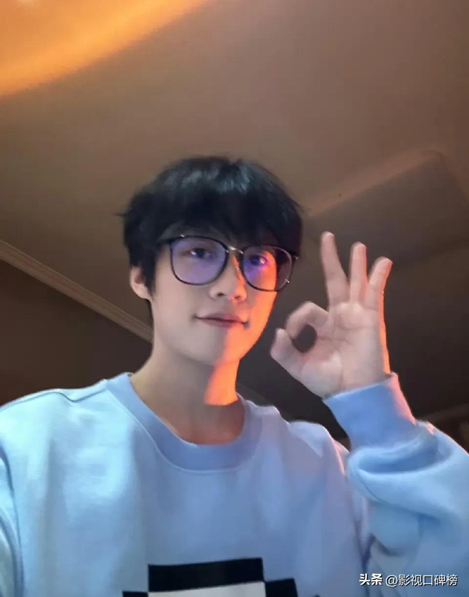 Step on two boats, break up and follow your girlfriend? Li Runqi, who ...