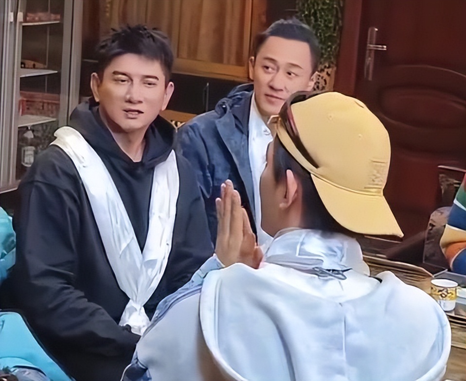 Lin Feng returned from Tibet and gave Zhang Xinyue a gift worth ...