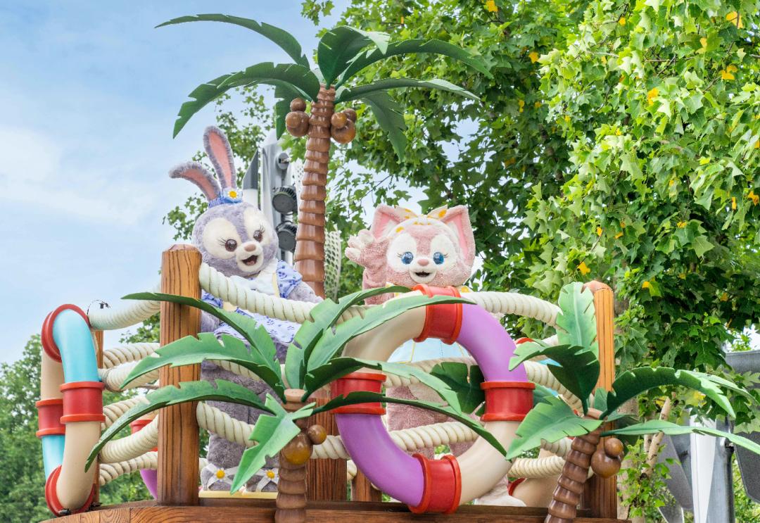 Linna Belle is on the cover of a magazine, why is the "top female star ...