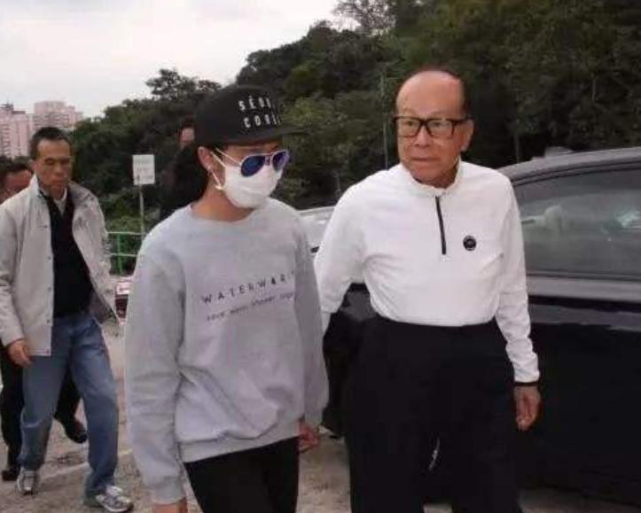 Hidden for 20 years, Li Ka-shing's heiress Li Side officially came out ...