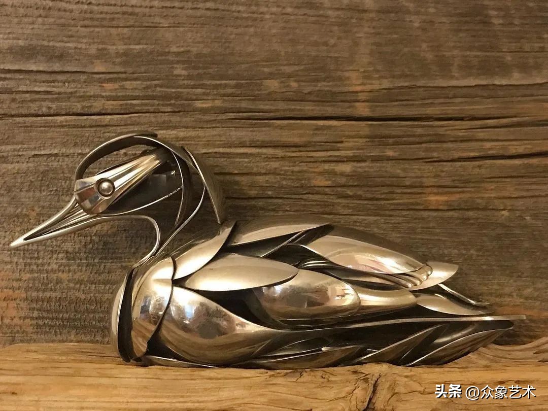 Delicate Metal Animal Sculptures - iNEWS