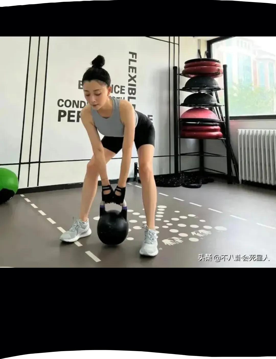 Three female stars show fitness photos, show off their muscles and show ...