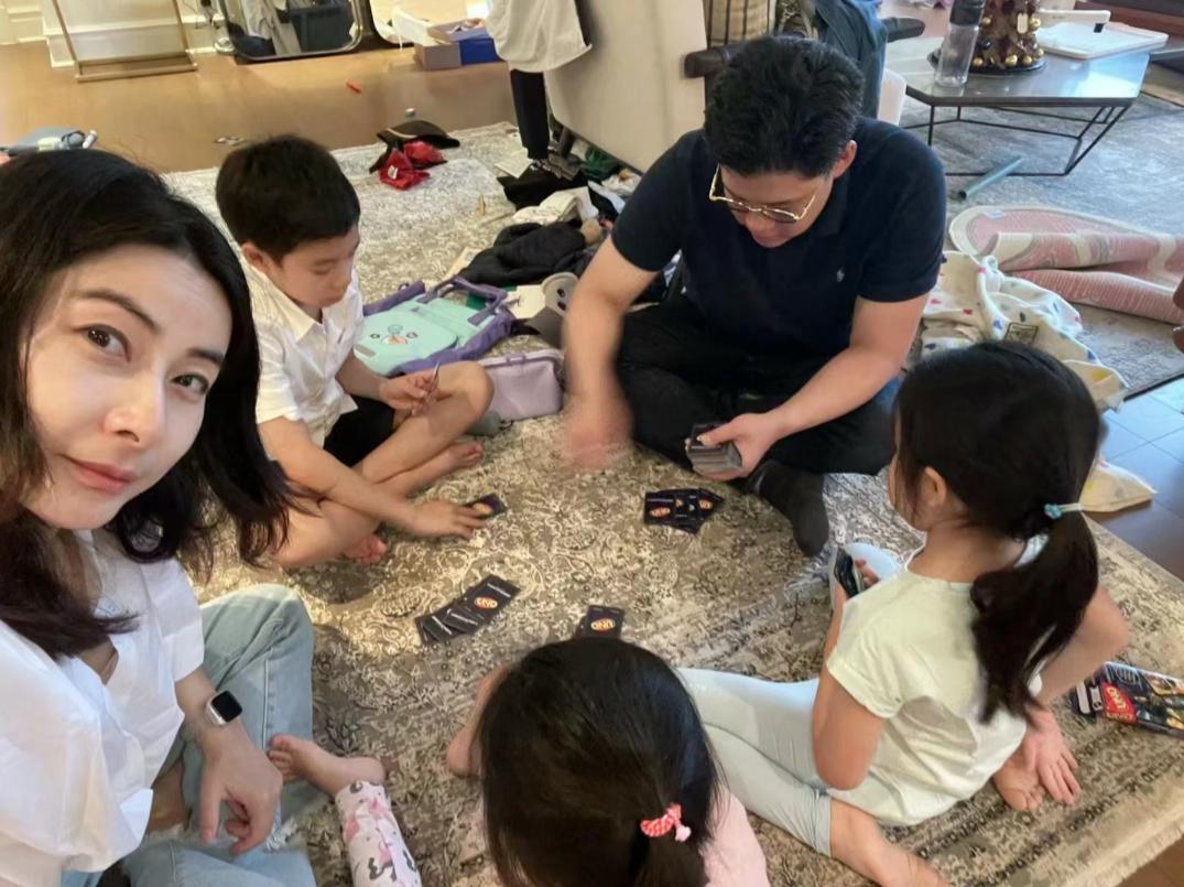 Guo Jingjing celebrated Huo Qigang's birthday, the couple accompanied ...