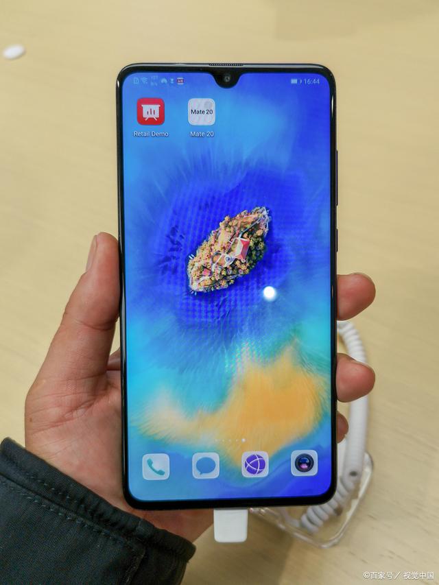 Honor 90 Pro with rear three-camera layout exposed, Honor 80 rewrites ...