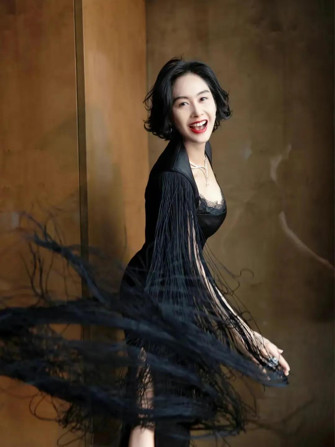 Zixia fairy Zhu Yin, how many people's "white moonlight" - iNEWS