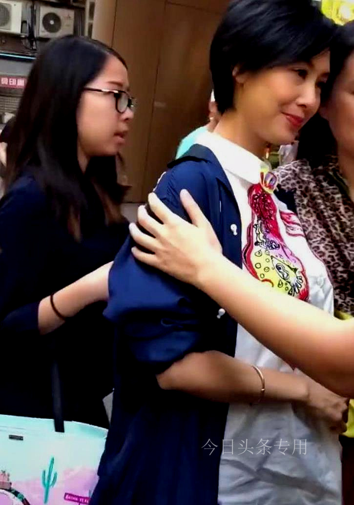 Without the blessing of the filter, Athena Chu is short and not ...