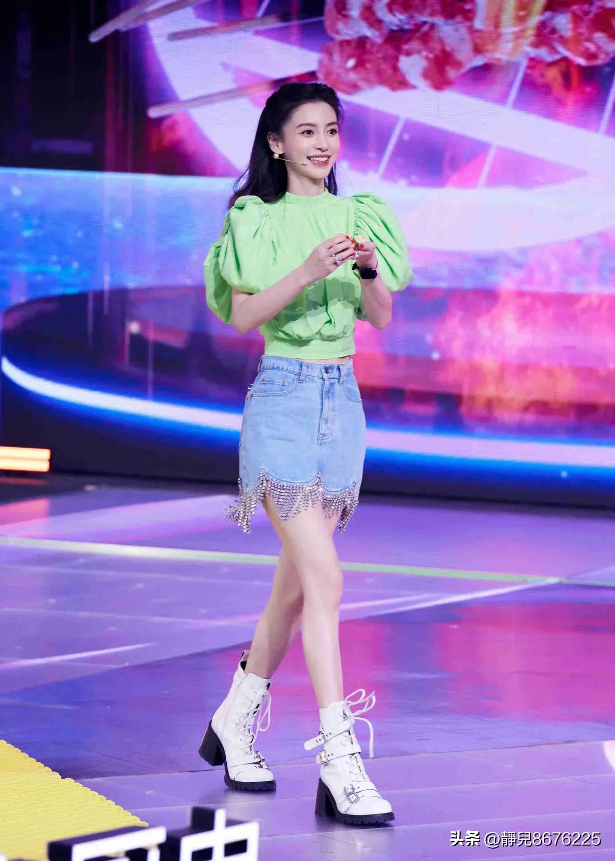Angelababy's "sweet" outfits are exquisite and age-reducing - iNEWS