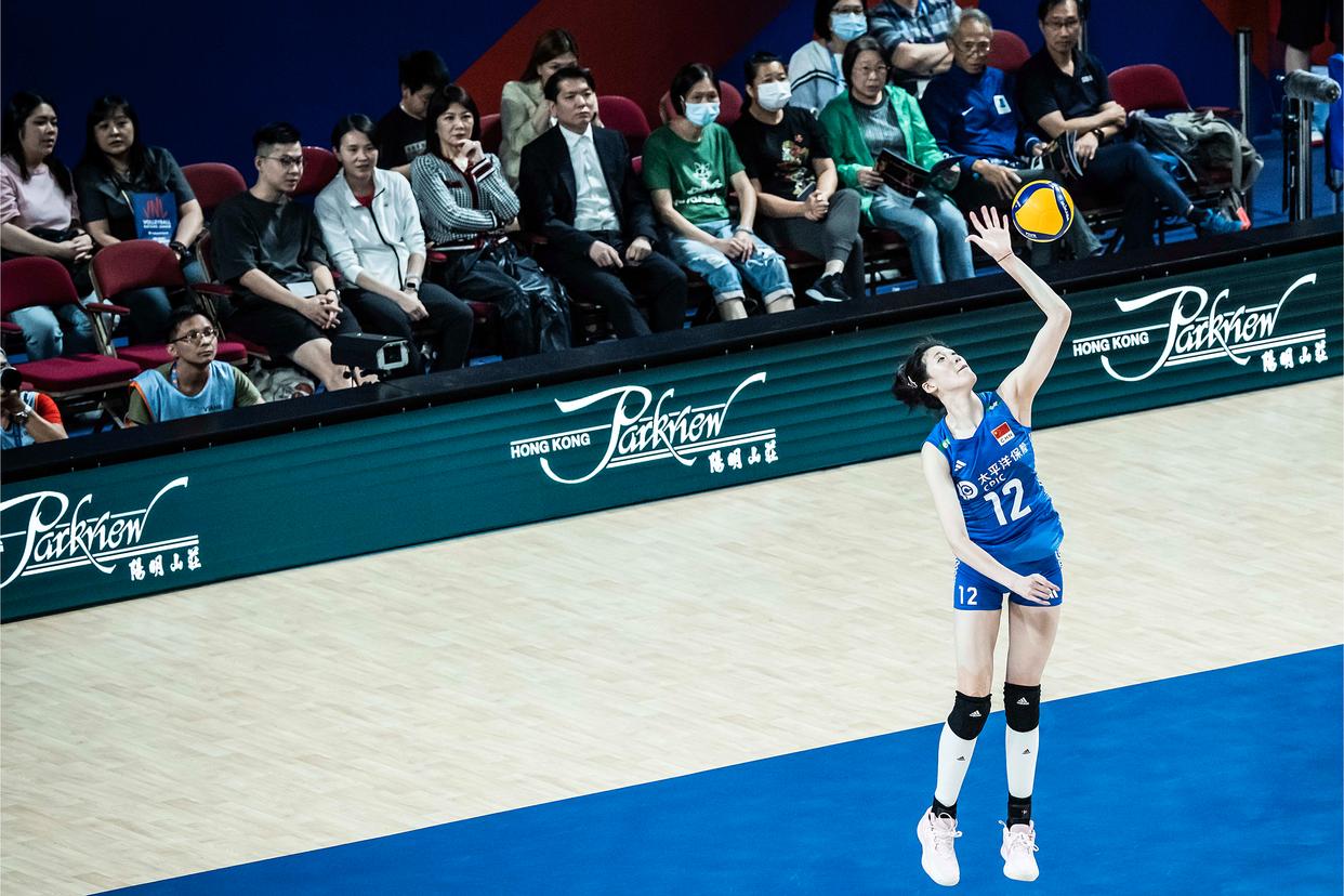 Serve 10-0! Li Yingying's defense is open, the offense is strong and ...