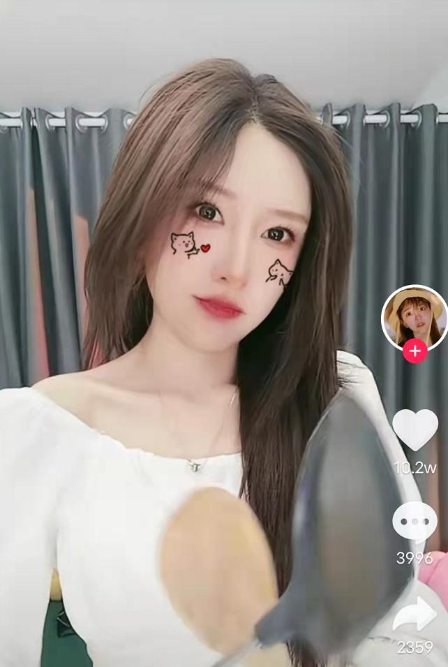 Lin Qiqi, who looks like Lin Chiling, is about to cosplay Haier ...