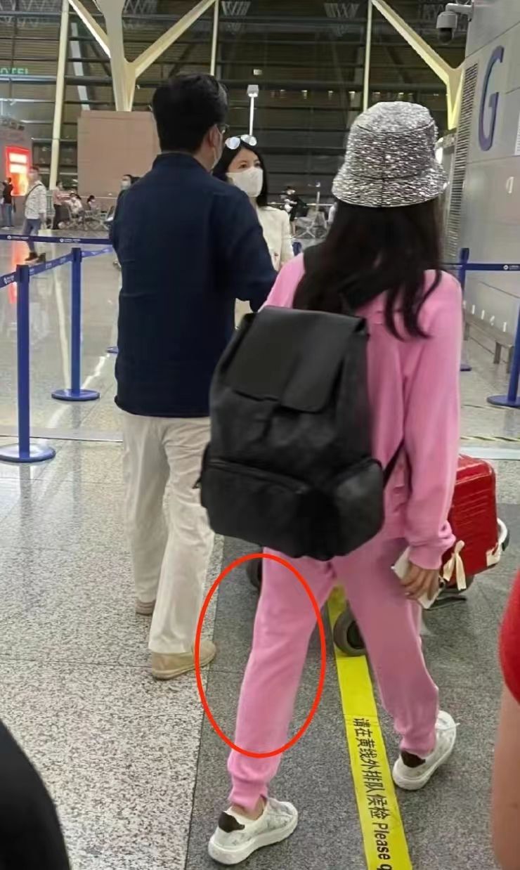 After Li Xiang divorced, the family of three were in the same frame ...