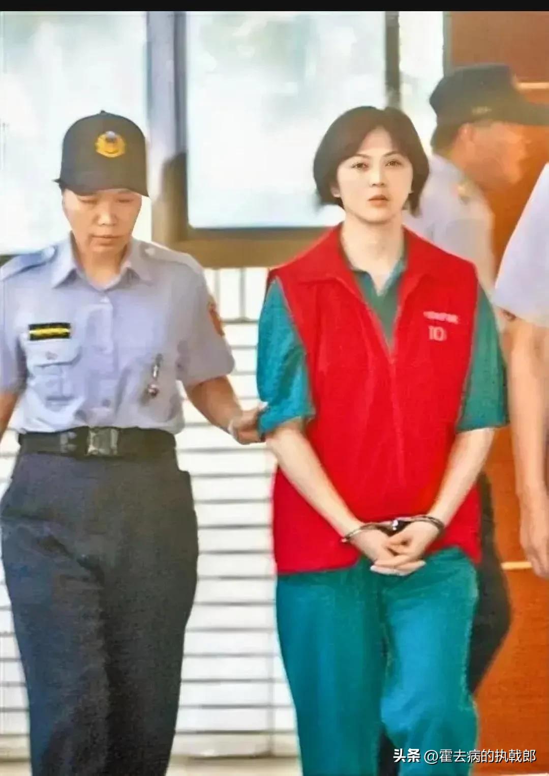 In 2012, a rare photo of Lin Yuru after he was arrested, after killing ...