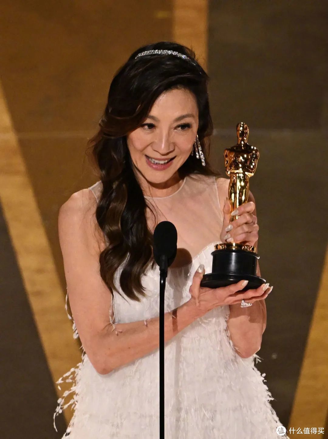 Oscar's first Chinese actress, 60-year-old Michelle Yeoh swept the ...