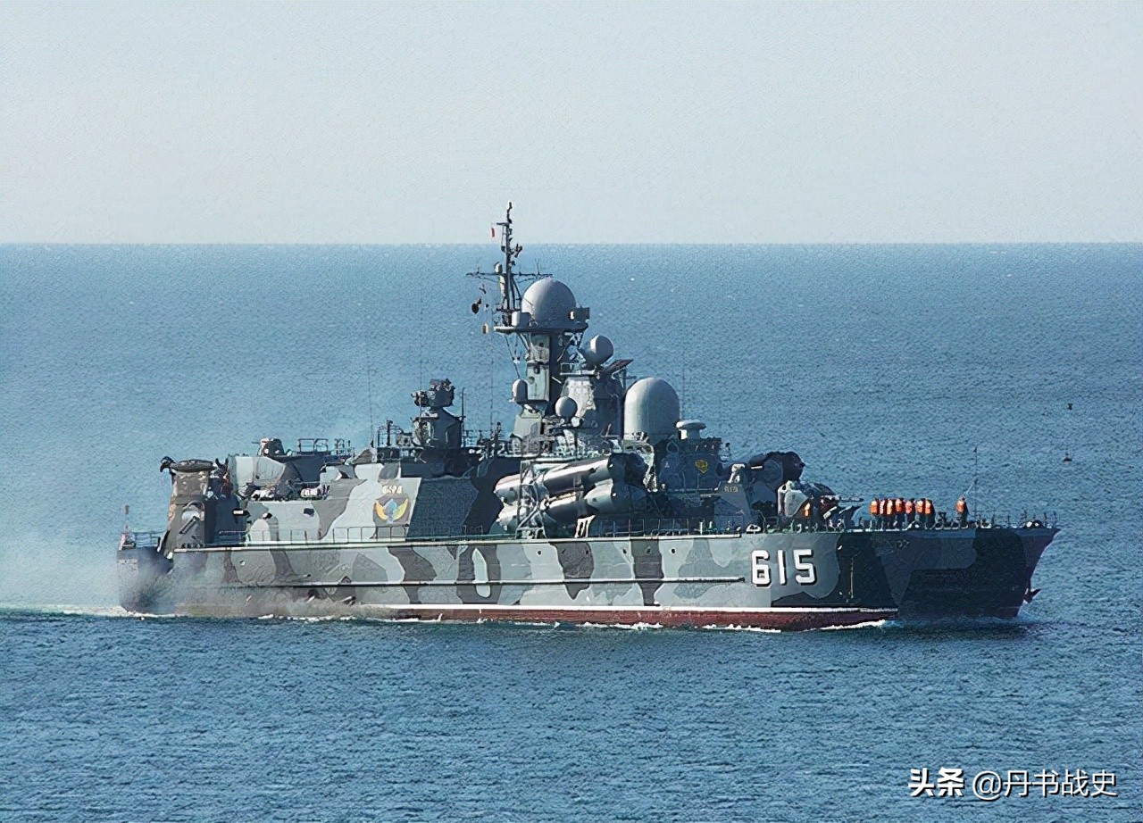 The Russian guided missile hovercraft Bora, a naval legacy from the ...