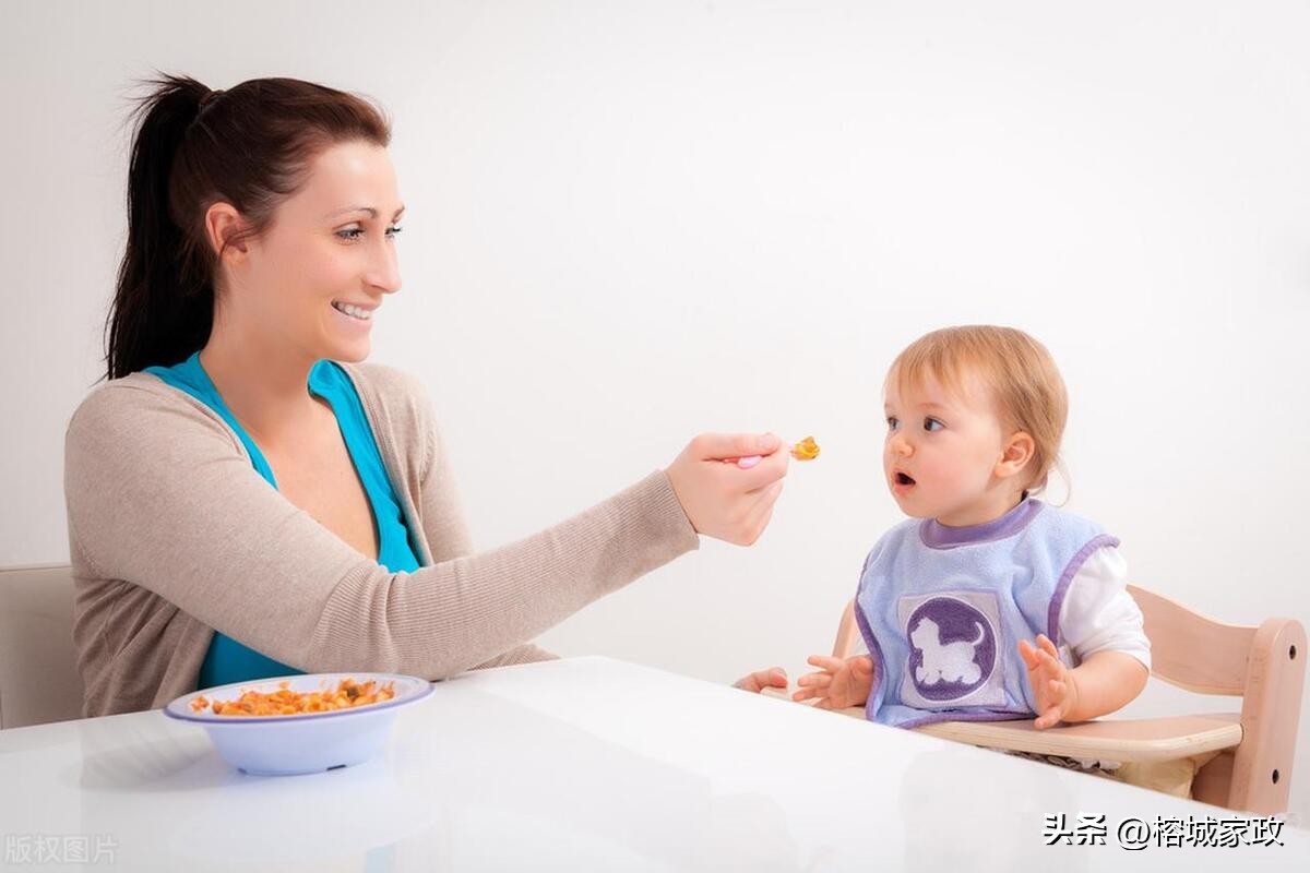 Baby's stomach is bloated, how to deal with bloating? - iMedia