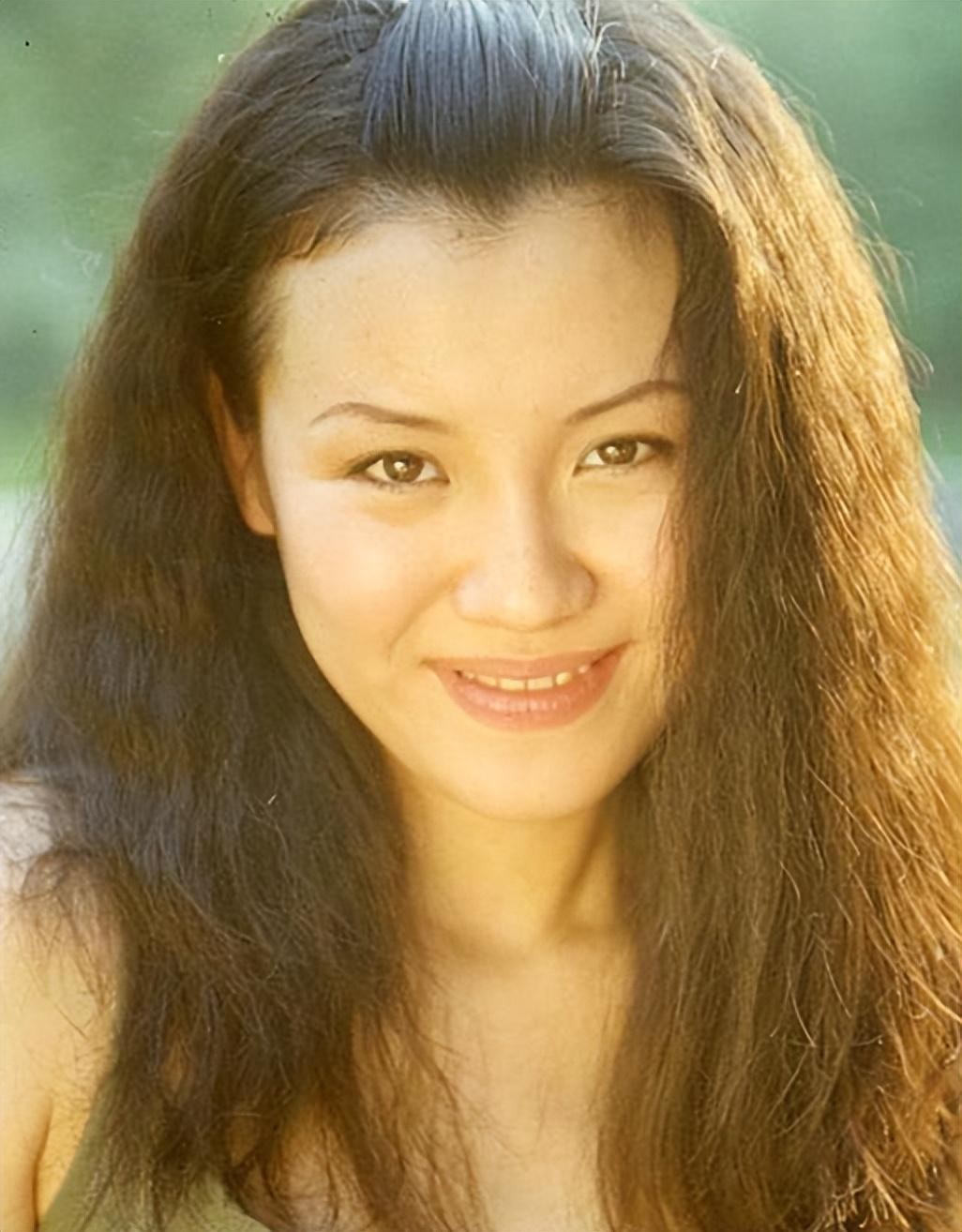 At the age of 21, he became attached to Leslie Cheung. At the age of 38 ...