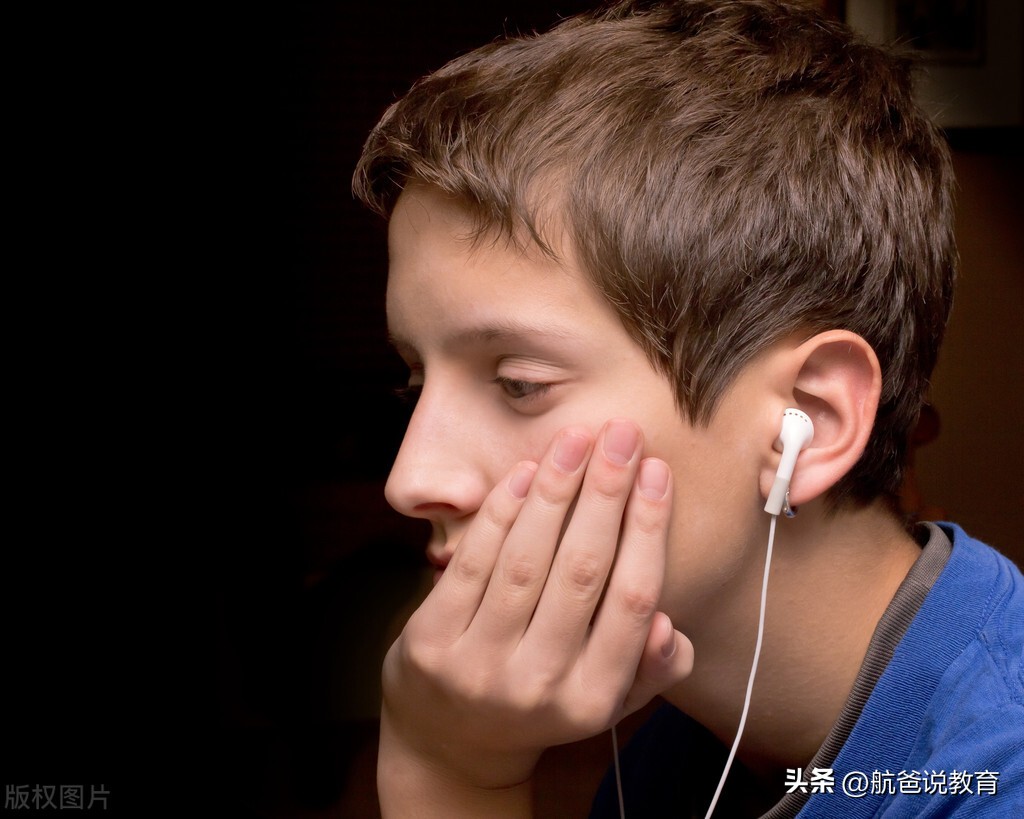 How does a withdrawn child make him fit in? - iNEWS