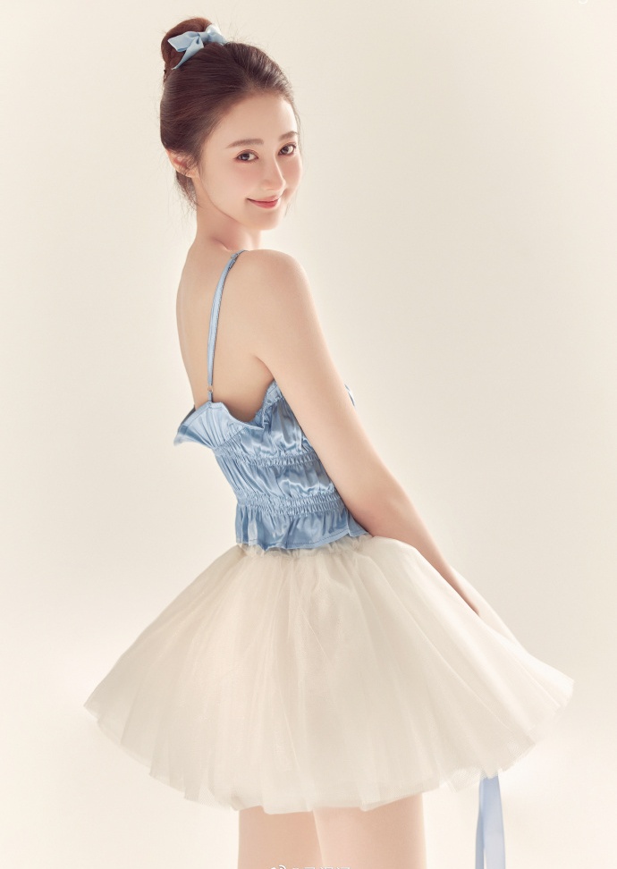 Guo Pinchao's girlfriend Ma Zehan posted photos of ballet costumes ...