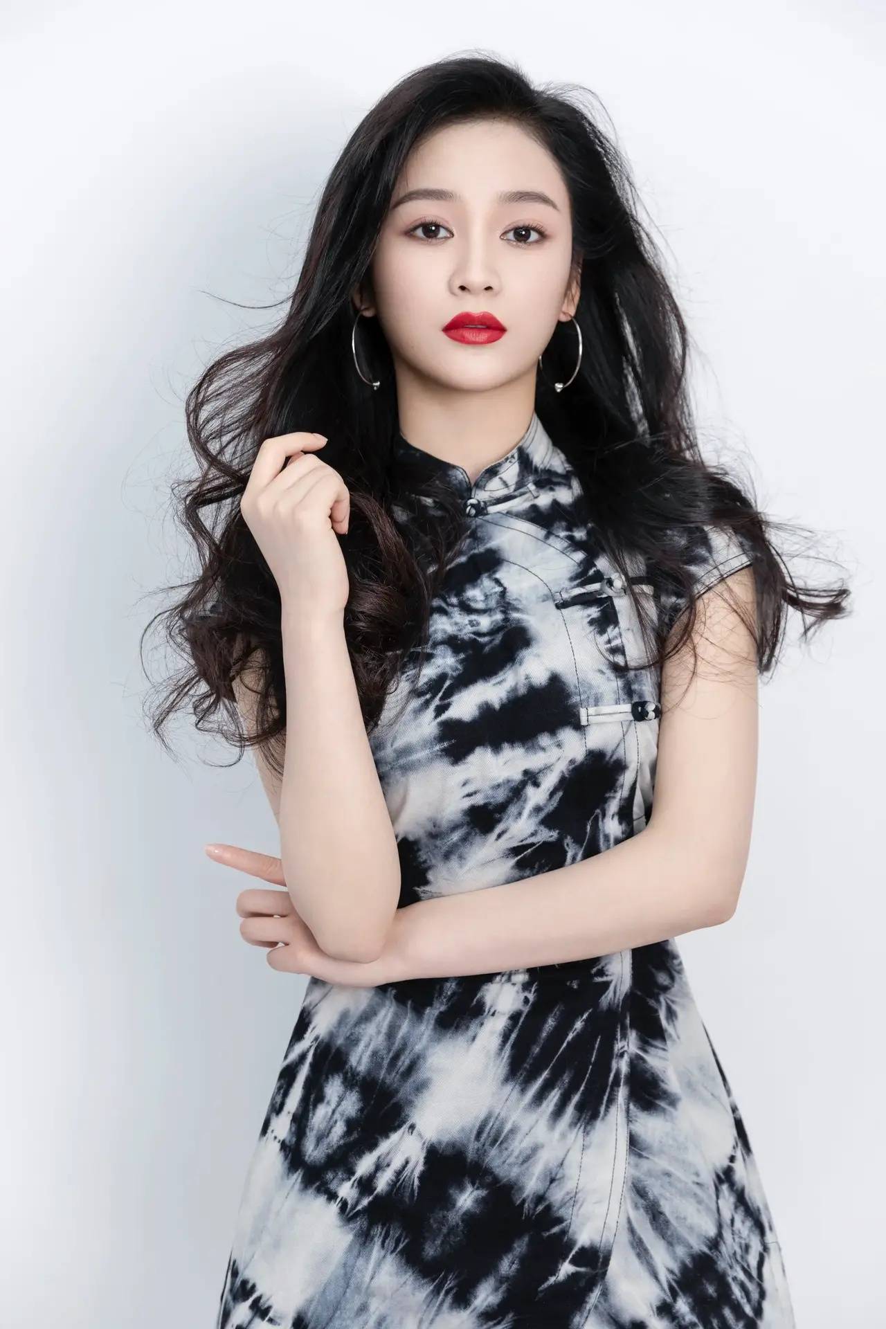 Mingyang Entertainment—Beauty Star—Wang Yifei - iNEWS