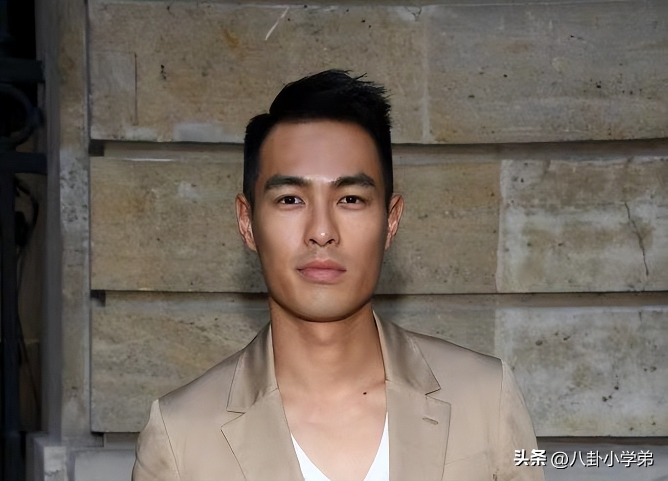 Those male stars who obviously look average, but have to play peerless ...