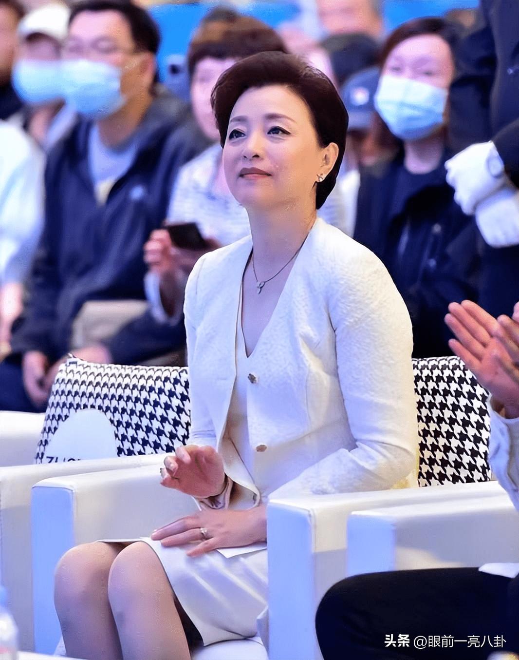 Yang Lan, the first sister of CCTV, has changed a lot in her later ...