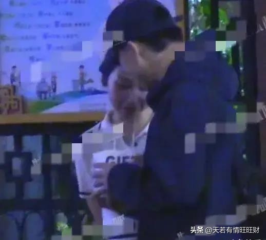 Melon lovers come to eat big melons at the end of summer, Hu Yanbin was exposed - iMedia