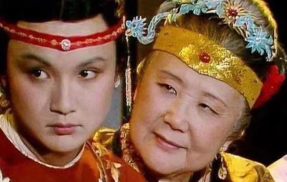 To what extent is the young Jia Baoyu pampered?His little explanation ...