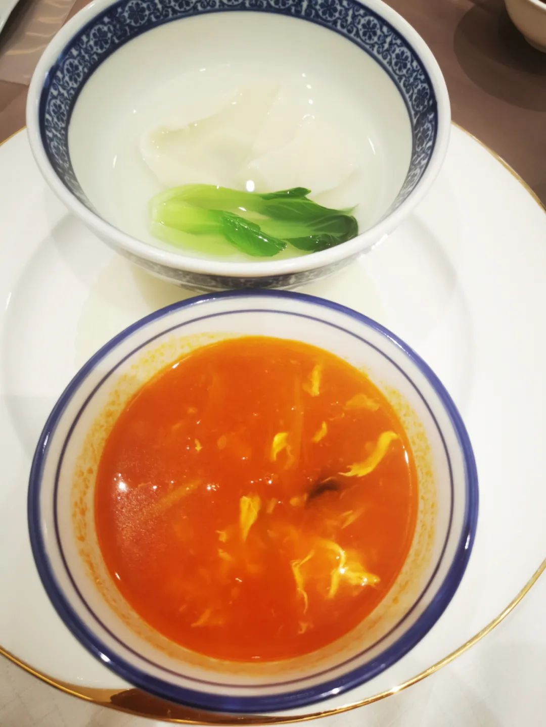 Half in the bowl and half in the belly of Yangling dipped in water, eat ...