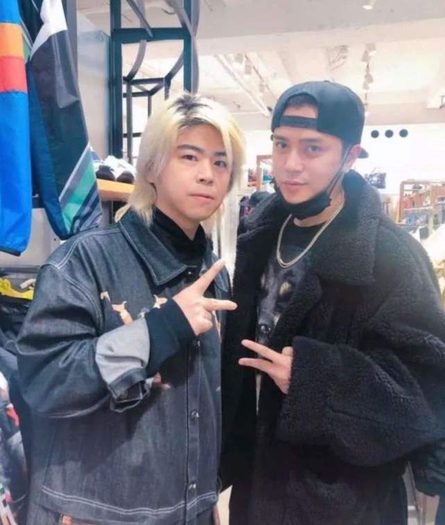 Male singer Nguyen Min An arrested on charges of incitement to act with ...